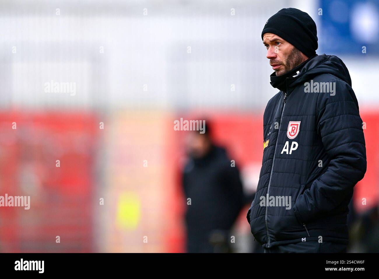 Unterhaching, Deutschland. 11th Jan, 2025. Trainer Andreas Patz ...