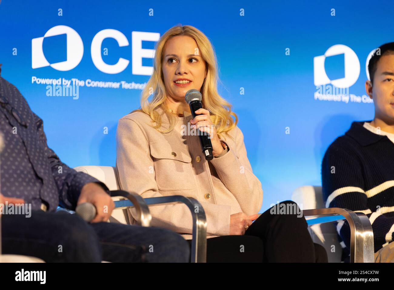 Las Vegas, Nevada, USA. 8th Jan, 2025. STEPHANIE BUCKNER speaking The ...