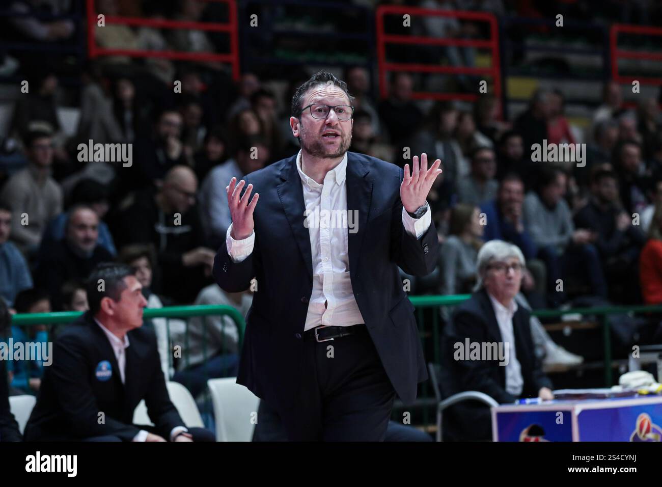 Marco Ramondino (head coach Givova Scafati) during Bertram Derthona ...