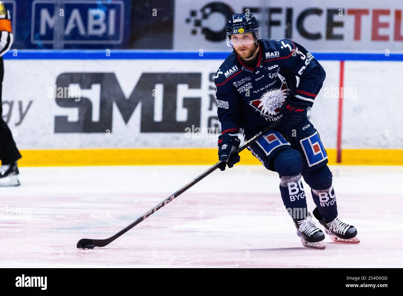 250111 Linköpings Linus Hultström under ishockeymatchen i SHL mellan Linköping och Modo den 11 ...