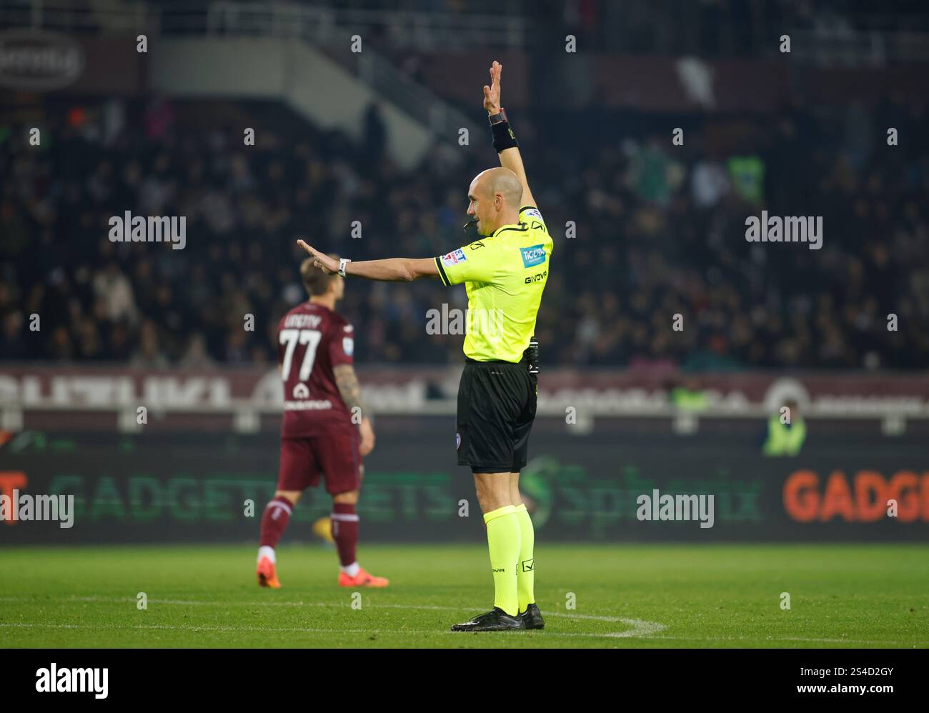 Turin, Italy. 11th Jan, 2025. Refree mr Mariani indicating an off side ...