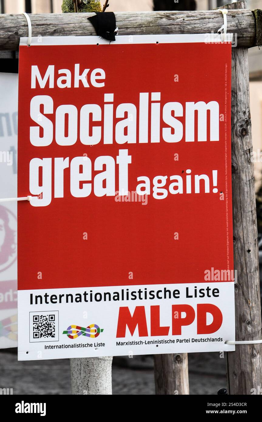 Wahlkampfplakatierung in Freiburg. Plakat mit der Aufschrift: Make ...