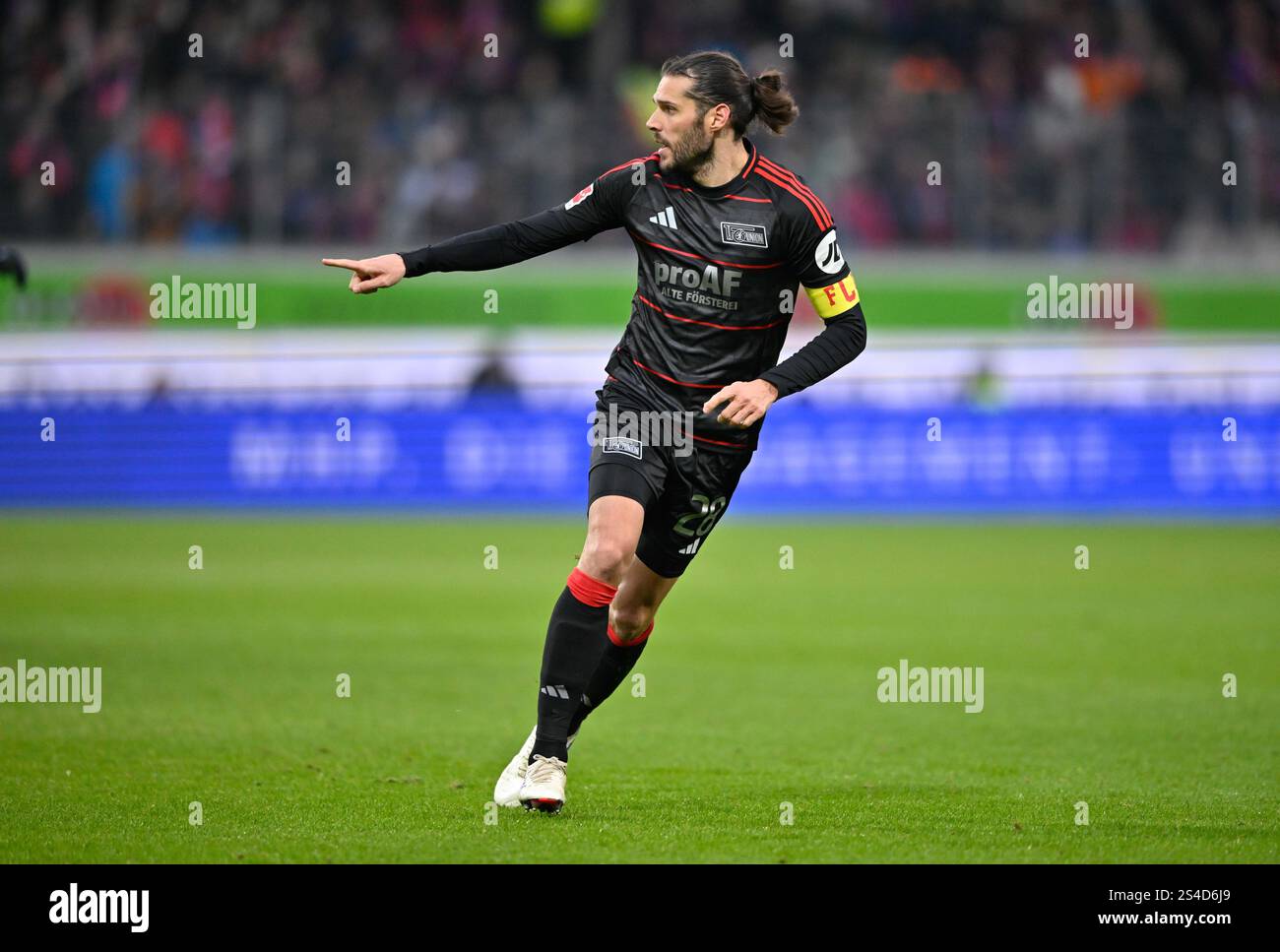 Christopher Trimmel 1. FC Union Berlin FCU (28) 1. FC Heidenheim vs. 1 ...