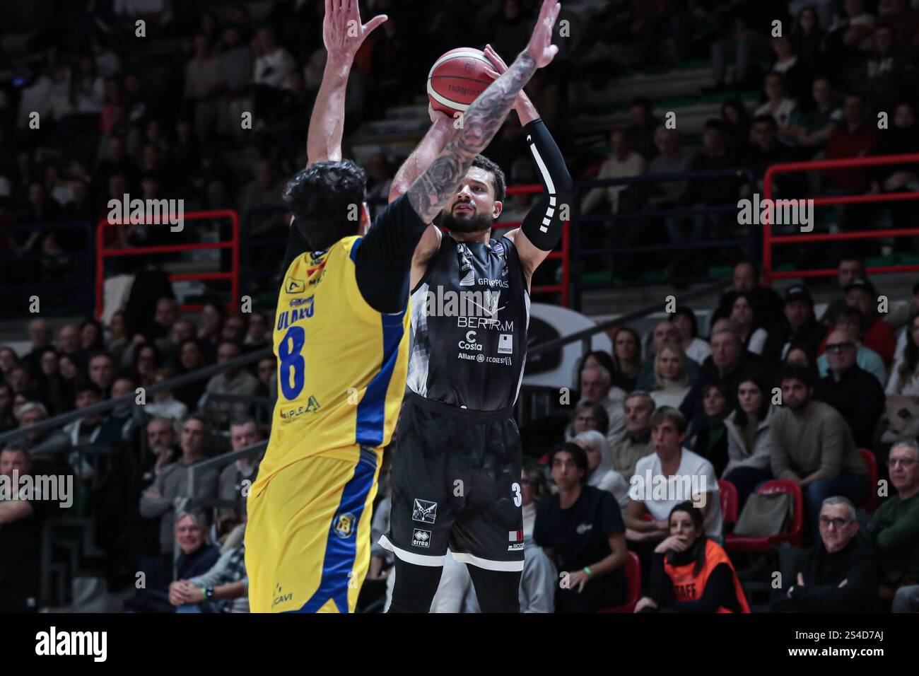 # 34 Kyle Weems (Bertram Derthona Basket Tortona) during Bertram ...