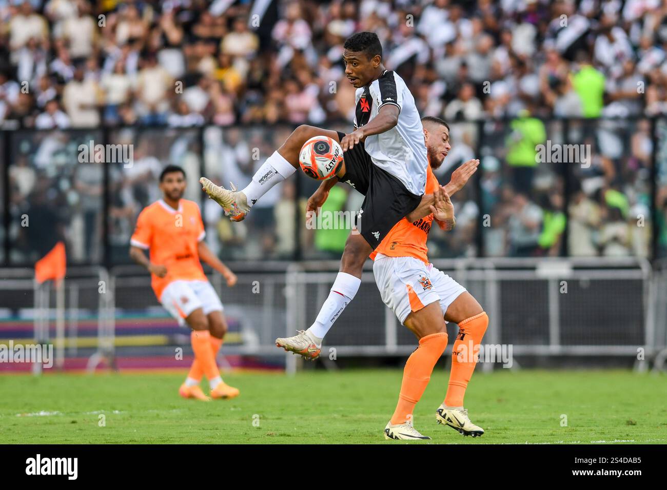 Rio De Janeiro, Brazil. 11th Jan, 2025. Lyncon during Nova Iguacu x ...
