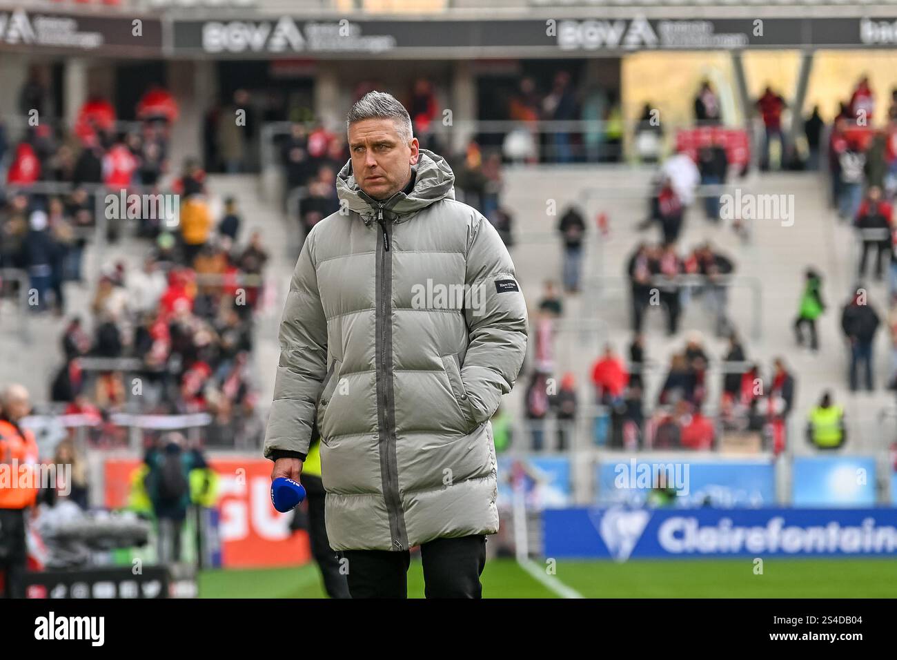Torben Hoffmann (Sky Moderator) GER, SC Freiburg - Holstein Kiel ...