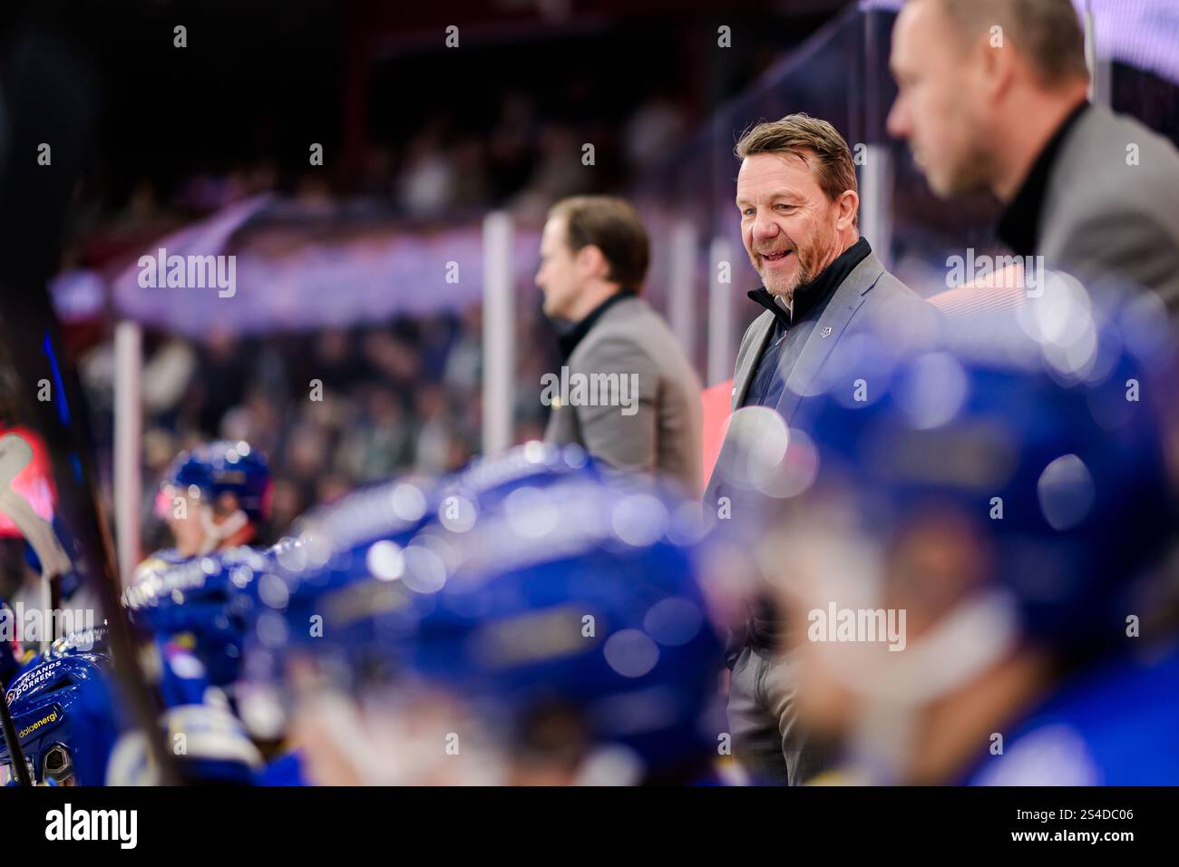 Karlstad, Sverige. 11th Jan, 2025. 250111 Leksands tränare Charles Berglund under ...