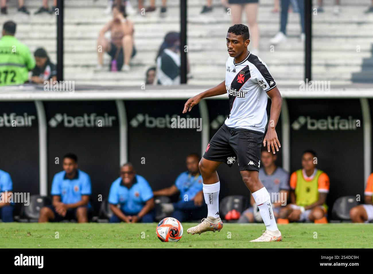 Rio De Janeiro, Brazil. 11th Jan, 2025. Lyncon during Nova Iguacu x ...