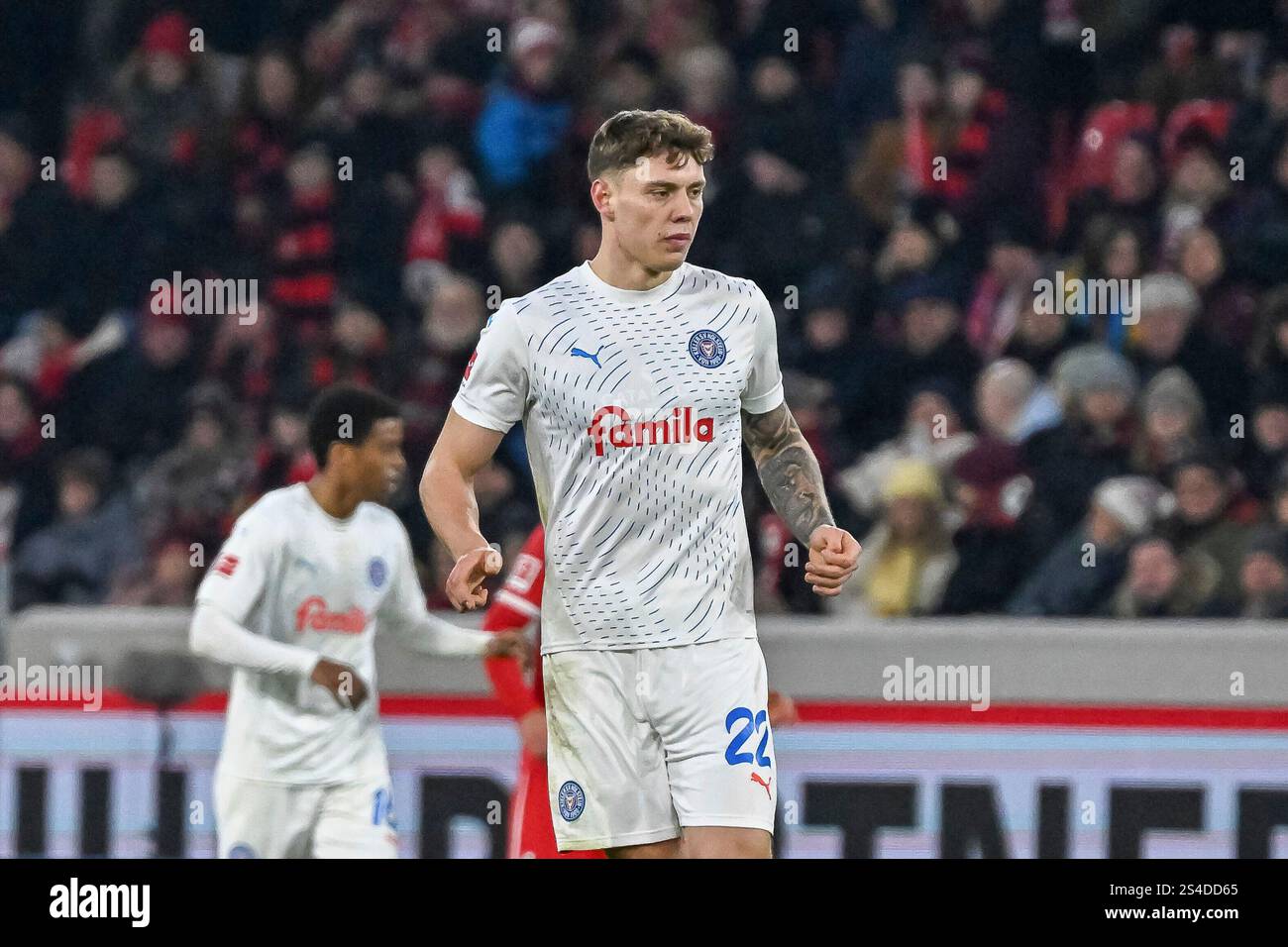 Freiburg, Deutschland. 11th Jan, 2025. Nicolai Remberg (Holstein Kiel ...