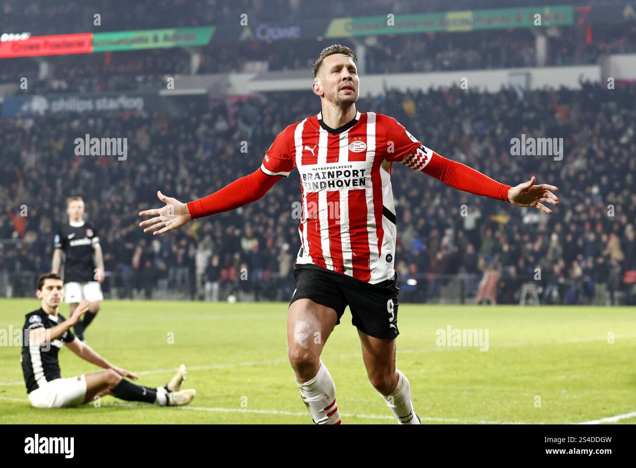 EINDHOVEN - Luuk de Jong of PSV Eindhoven celebrates 1-1 during the ...