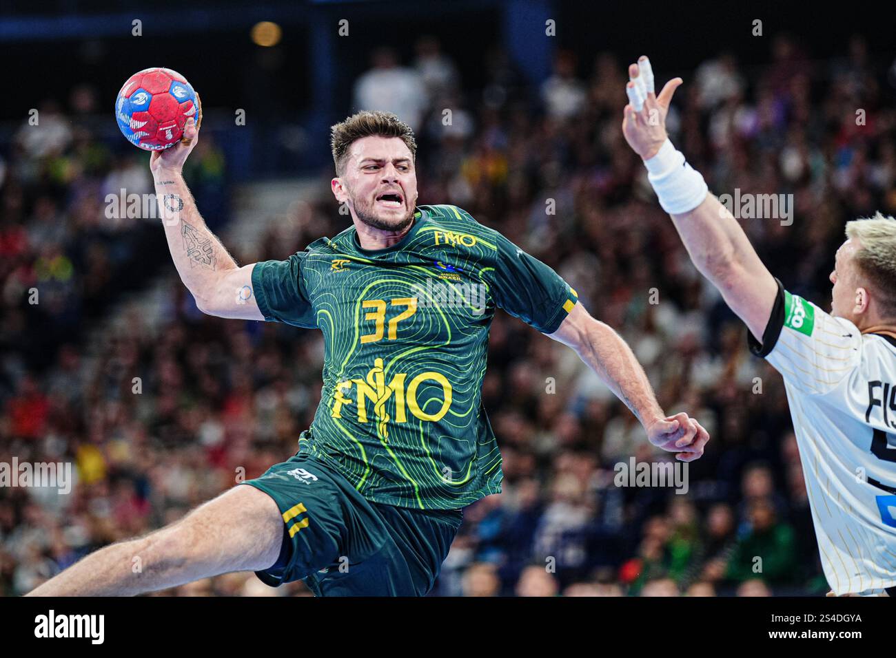 Wurf/Tor Haniel Langaro (Brasilien, #37) GER, Deutschland vs. Brasilien ...