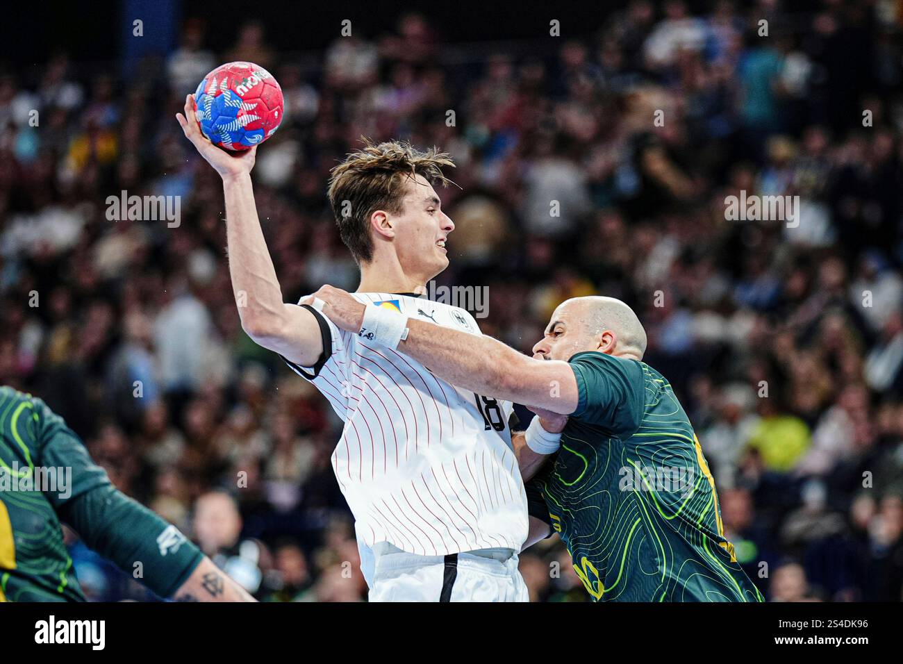 Hamburg, Deutschland. 11th Jan, 2025. Julian Koester (Deutschland, #18 ...