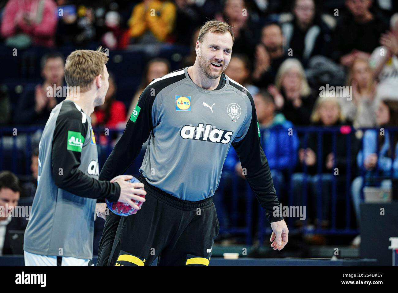 Hamburg, Deutschland. 11th Jan, 2025. Timo Kastening (Deutschland, #73 ...