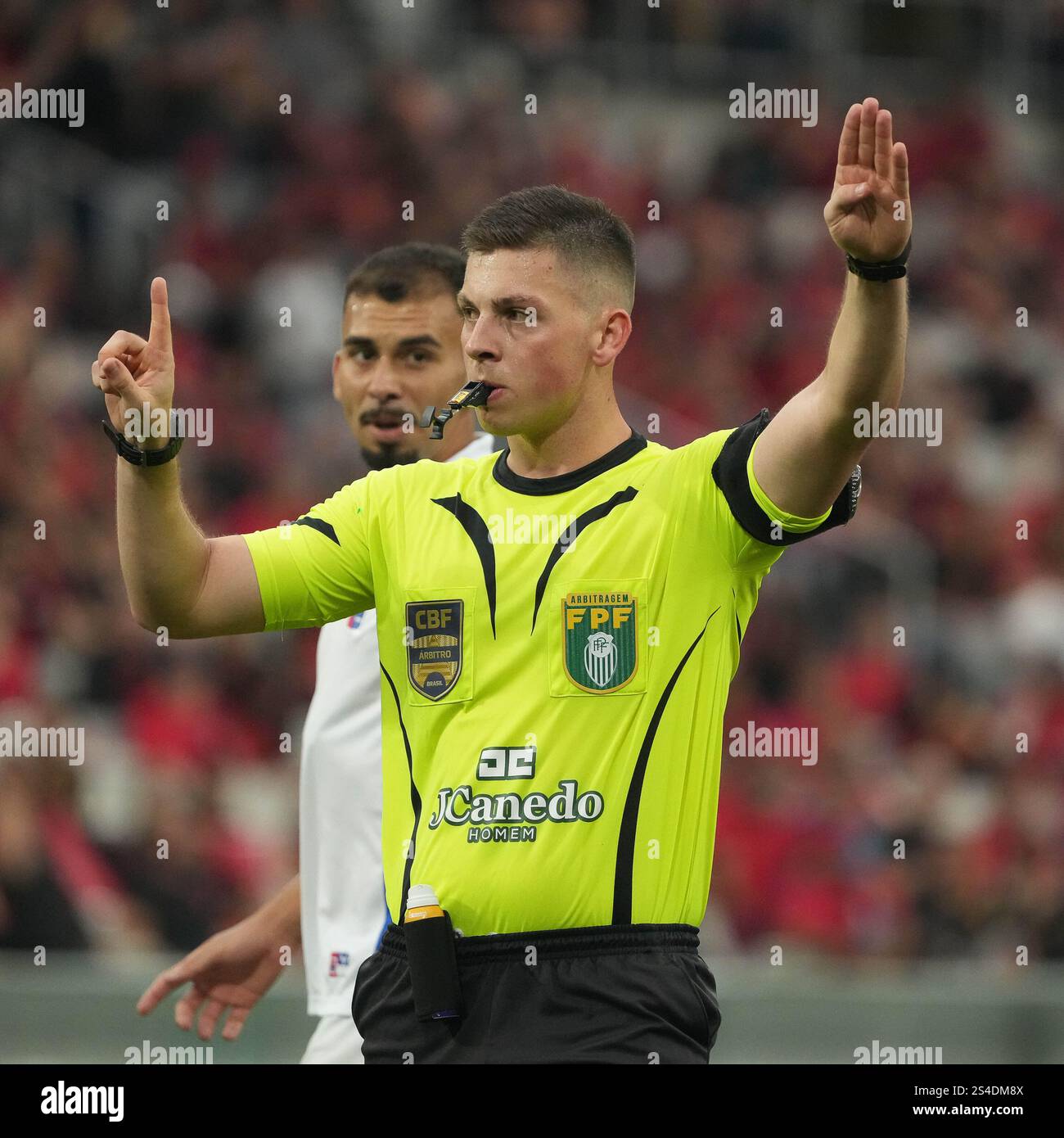 Curitiba, Brazil. 11th Jan, 2025. CURITIBA, PR - 11.01.2025: ATHLETICO E PARANÁ CLUBE - Referee ...