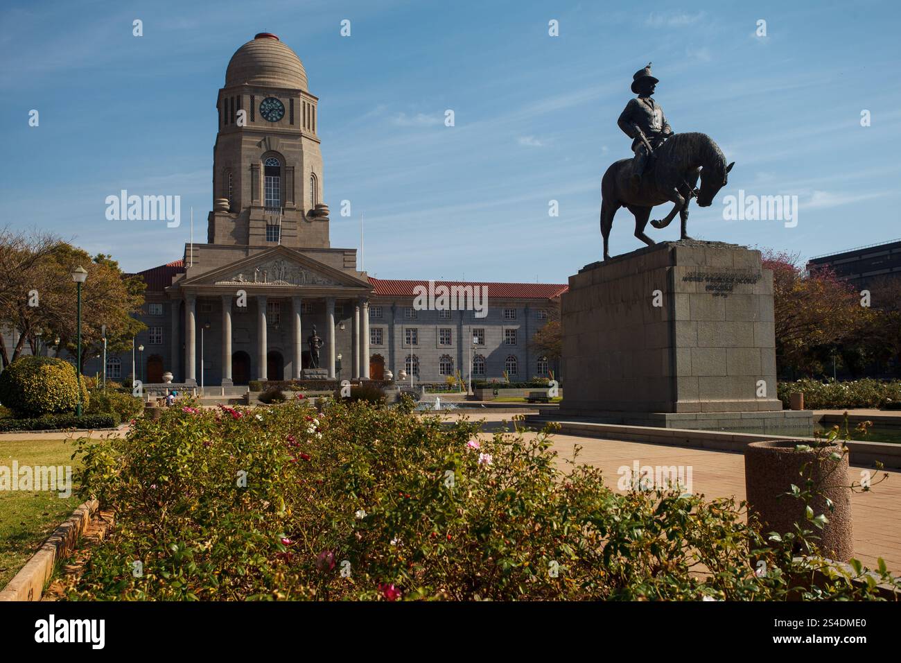 The Andres Pretorius with a Top hat horseback riding statue and the ...