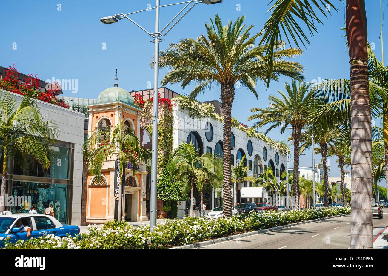 The iconic , exclusive, expensive Rodeo Drive lined with palm trees in ...