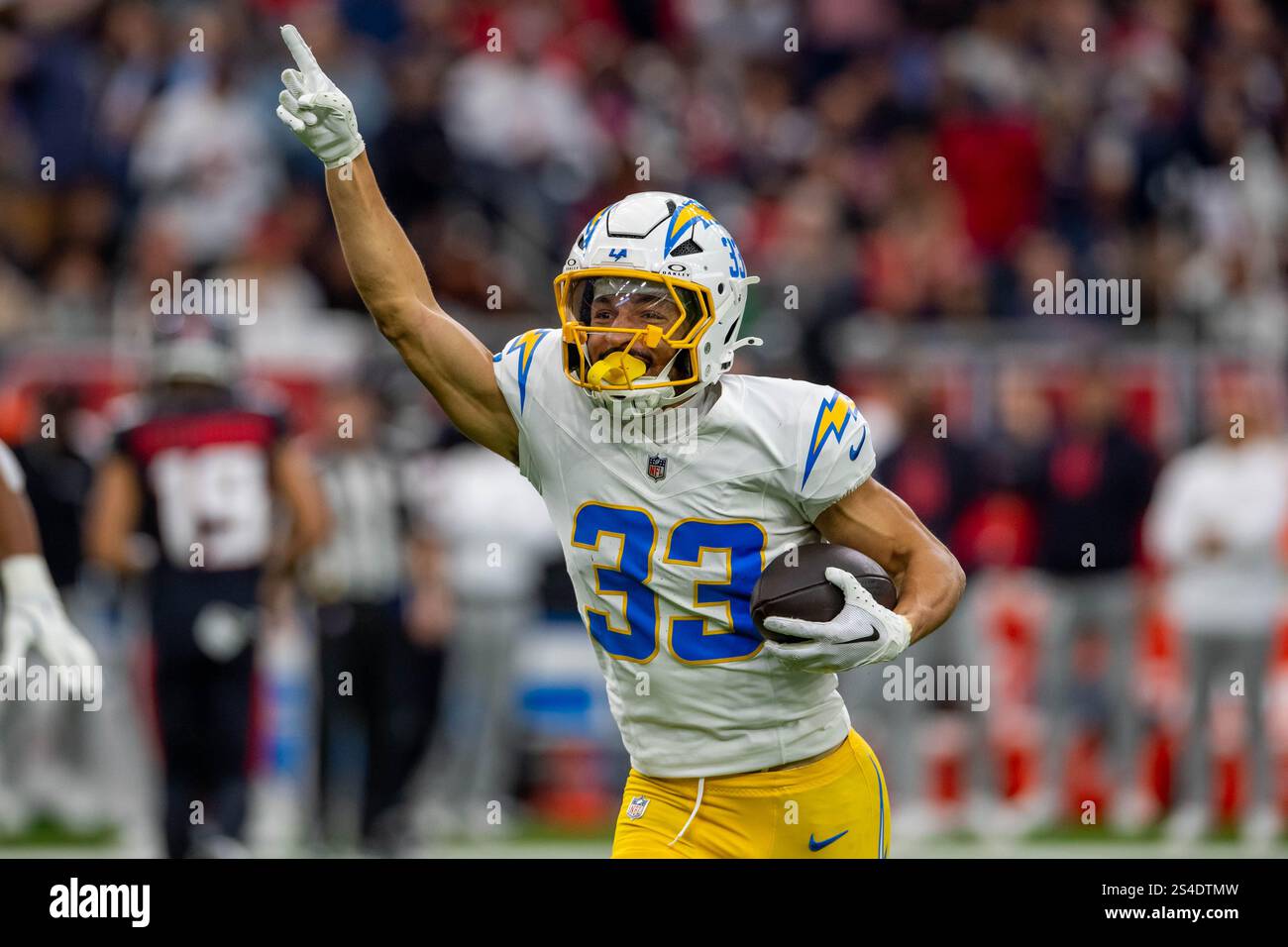 Houston, TX, USA. 11th Jan, 2025. Los Angeles Chargers cornerback Deane ...