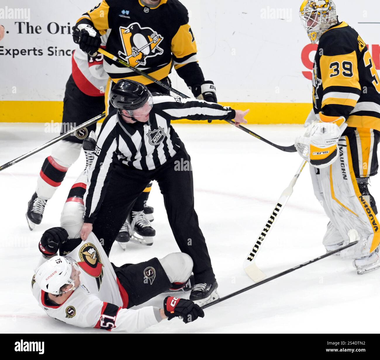 Cole reinhardt hi-res stock photography and images - Alamy