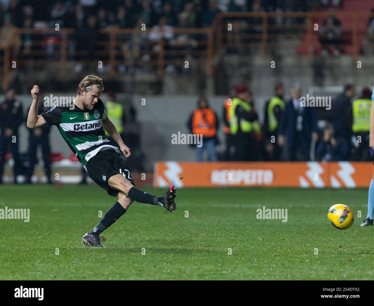 January 11, 2025. Leiria, Portugal. Sporting's midfielder from Denmark Morten Hjulmand (42) in ...