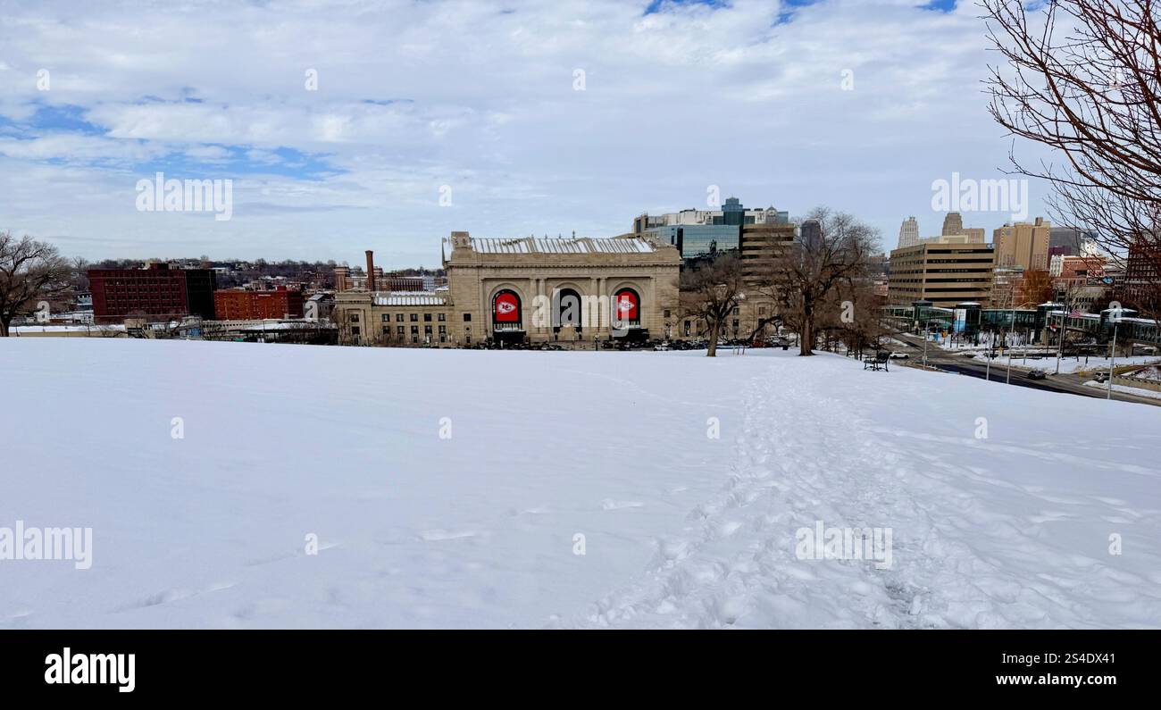 Kansas City, Missouri - January 11, 2025: Ice and Snow Cover Landscape ...
