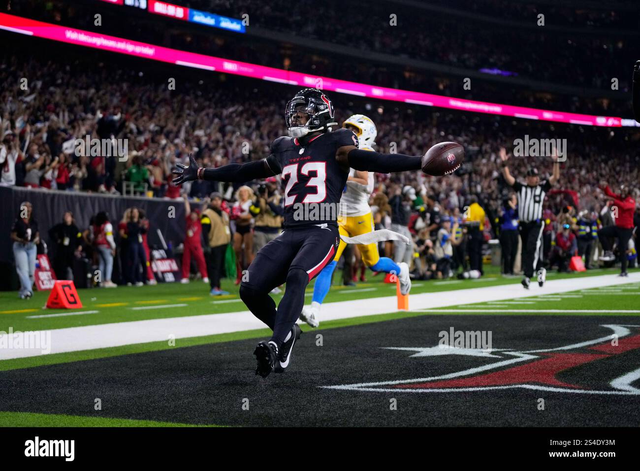Houston Texans safety Eric Murray (23) celebrates returning an ...