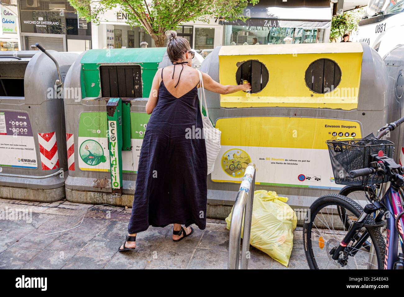 Eco vidrio hi-res stock photography and images - Alamy