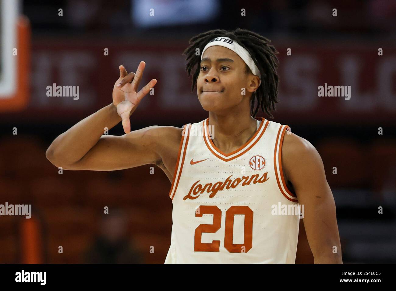 AUSTIN, TX - JANUARY 11: Texas Longhorns guard Tre Johnson (20) holds ...