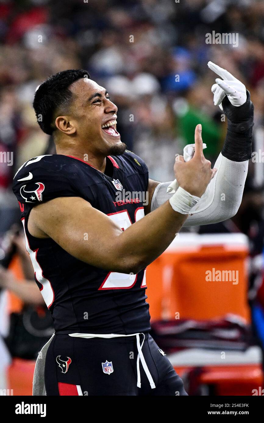 Houston Texans linebacker Henry To'oTo'o (39) celebrates after an NFL ...