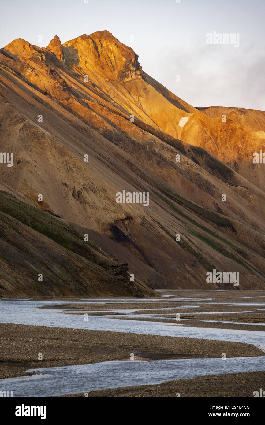 Rhyolite mountains and river Joekulgilskvisl, Landscape at ...