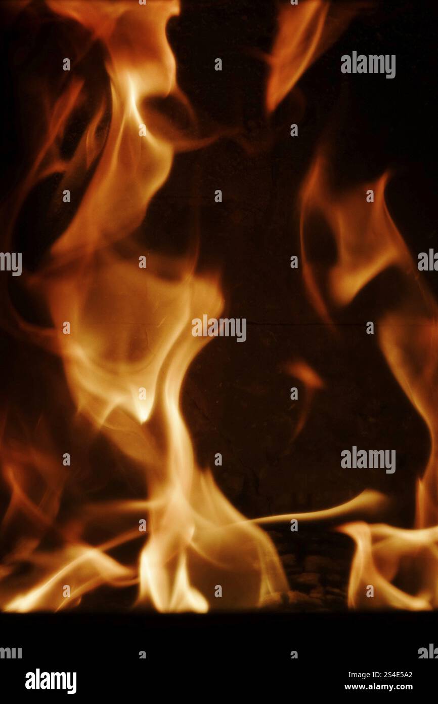 Open fires hi-res stock photography and images - Alamy