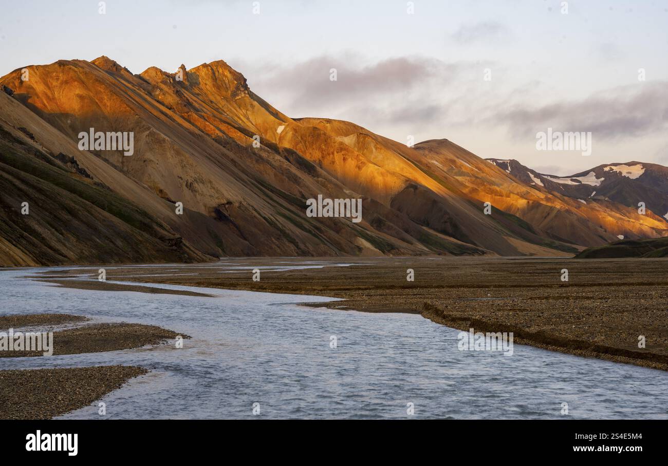 Rhyolite mountains and river Joekulgilskvisl, Landscape at ...