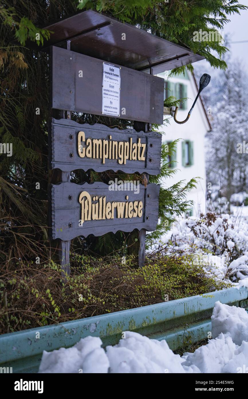 Surrounding characters display hi-res stock photography and images - Alamy