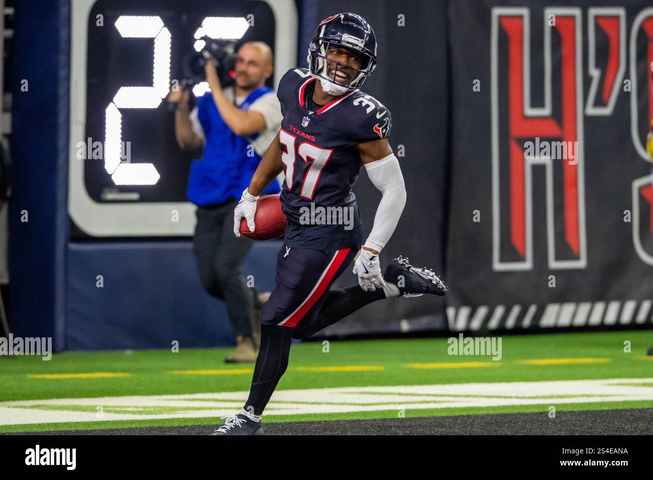 Houston, TX, USA. 11th Jan, 2025. Houston Texans cornerback D'Angelo ...