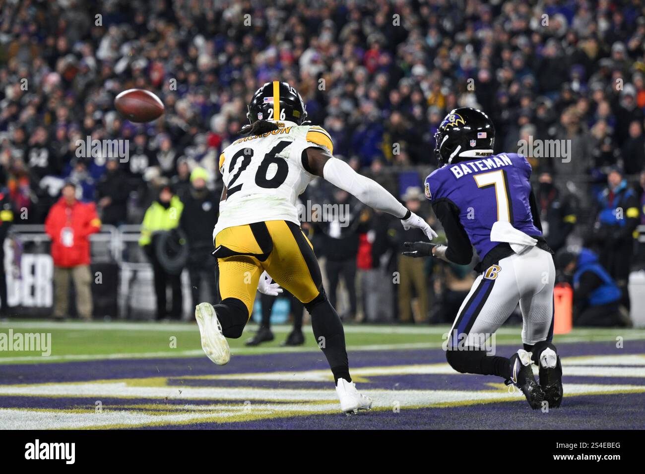 Baltimore Ravens wide receiver Rashod Bateman (7) catches the ball for ...