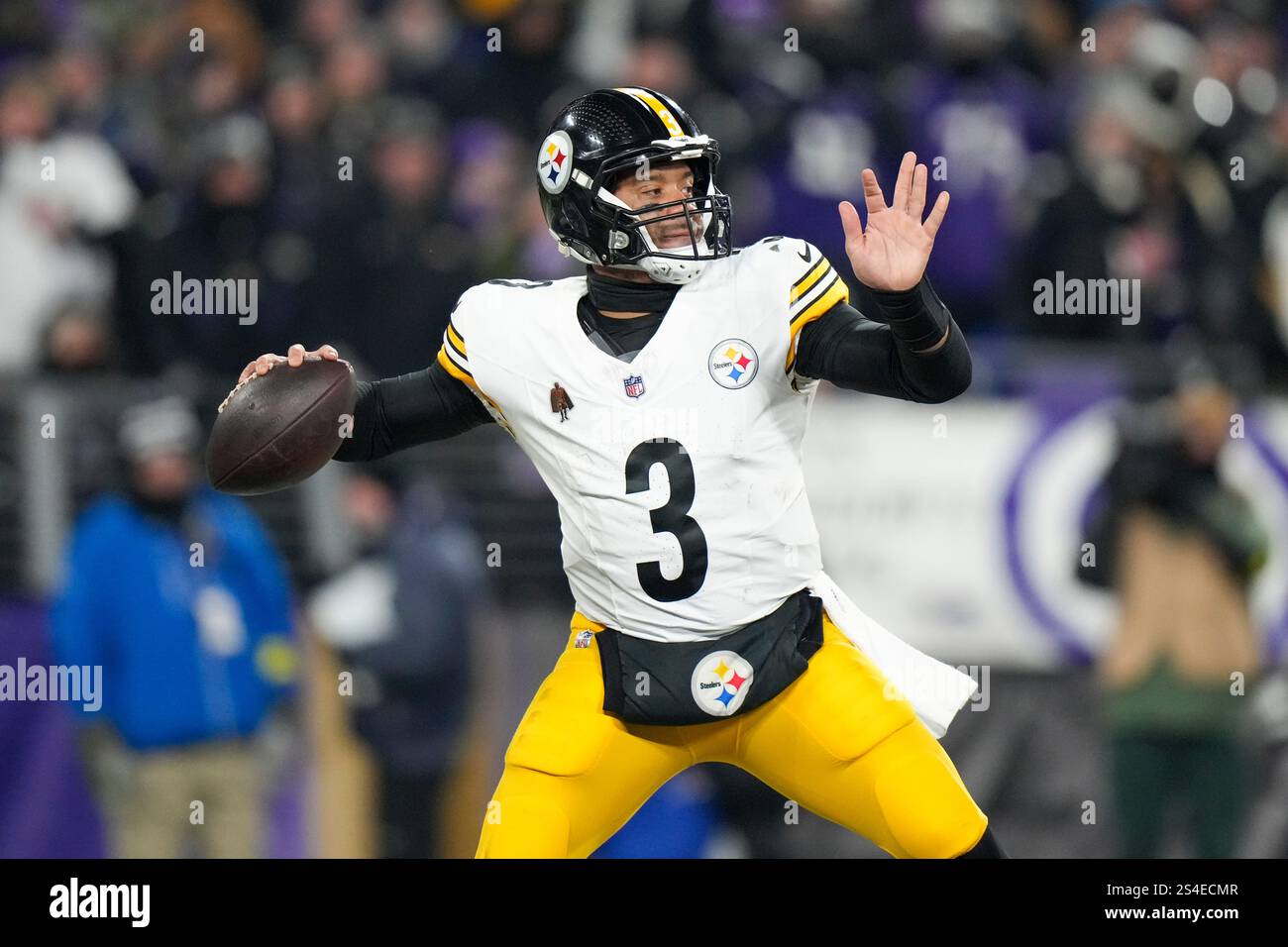 Pittsburgh Steelers quarterback Russell Wilson throws a pass against ...