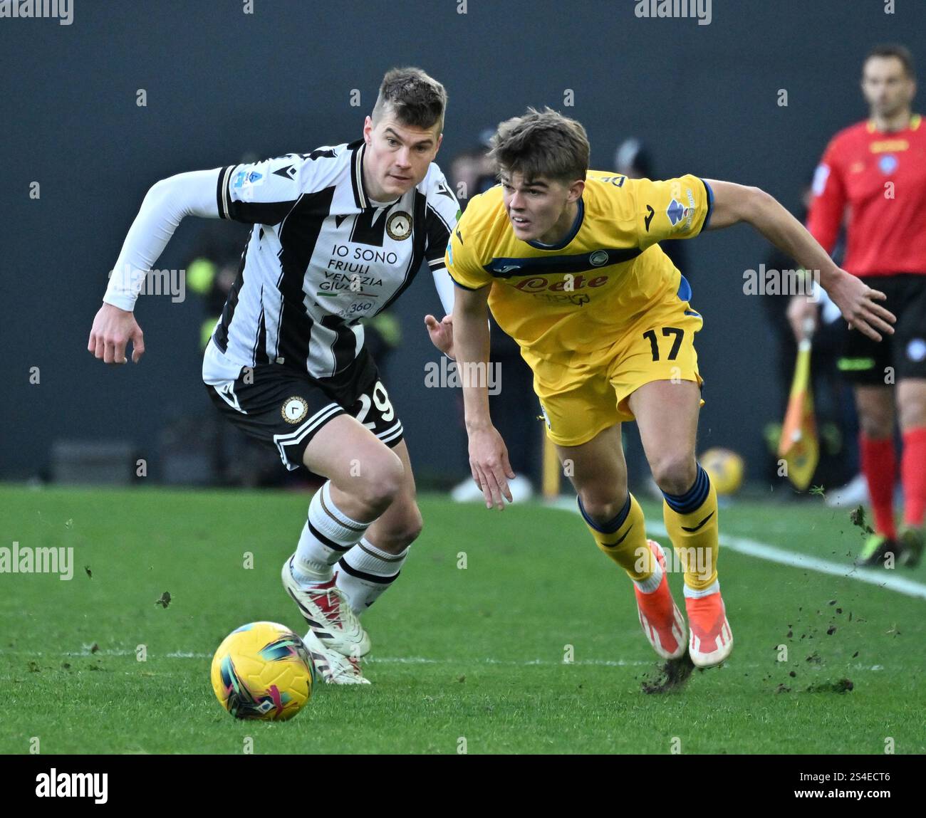 Udine, Italy. 11th Jan, 2025. Atalanta's Charles De Katelaere (R) vies ...
