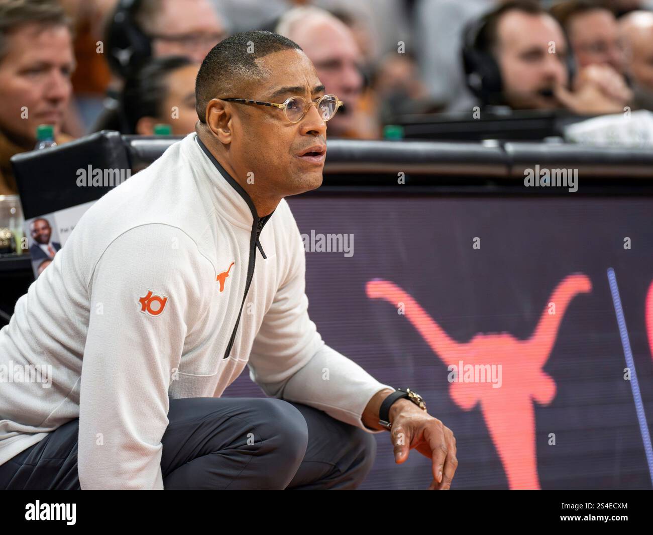 Texas head coach Rodney Terry looks on during the second half an NCAA ...