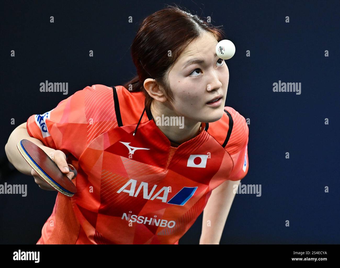 (250112) -- DOHA, Jan. 12, 2025 (Xinhua) -- Miyuu Kihara serves during ...