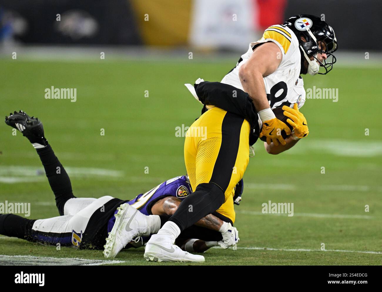 Baltimore, United States. 11th Jan, 2025. Baltimore Ravens safety Ar ...
