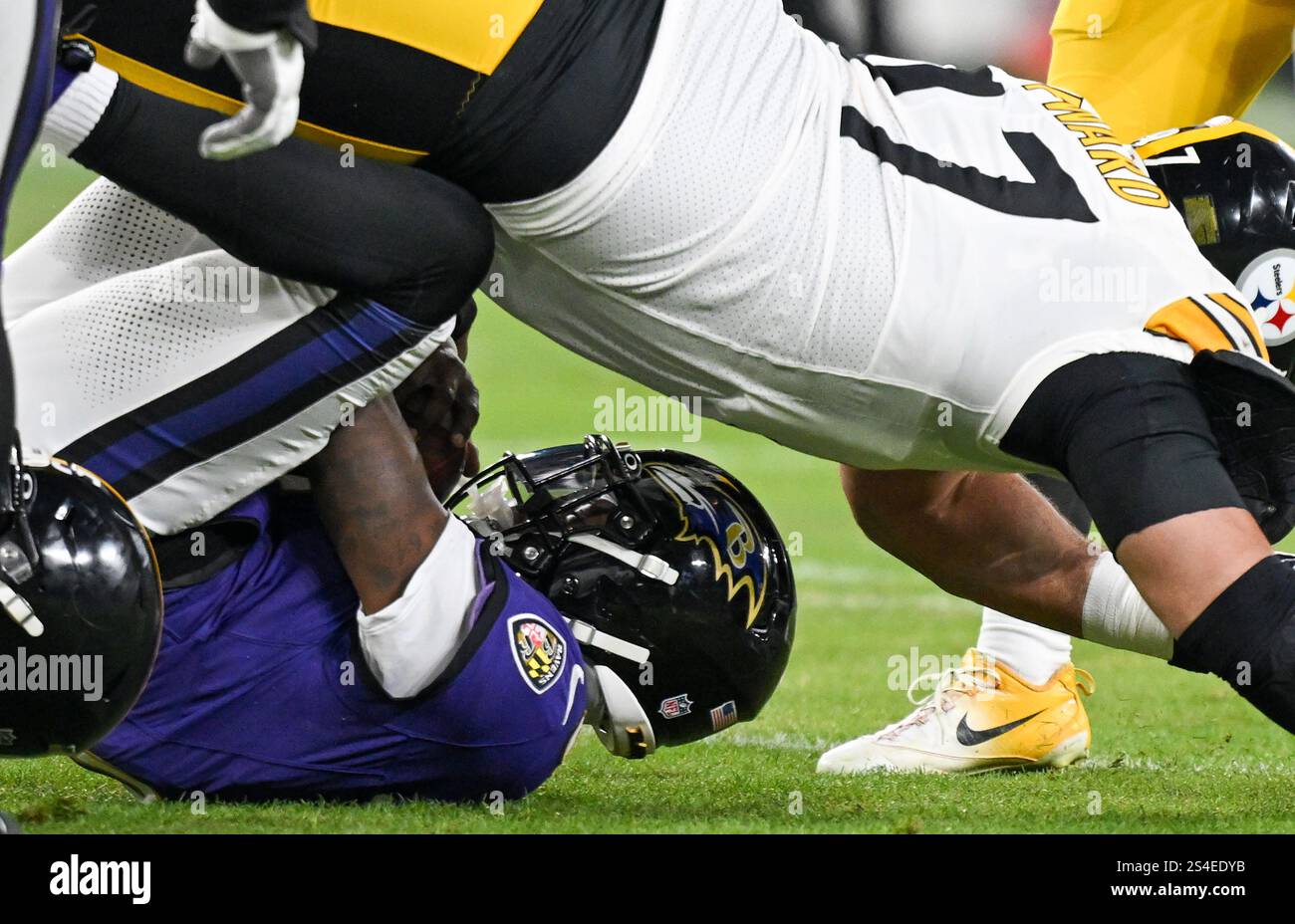 Baltimore Ravens quarterback Lamar Jackson (8) is tackled by Pittsburgh ...