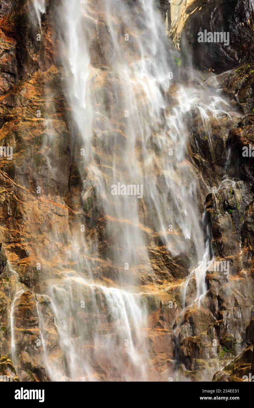 Waterfall blurry effect hi-res stock photography and images - Alamy