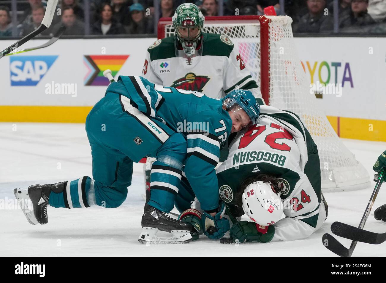 San Jose Sharks left wing William Eklund (72) reaches for the puck over ...