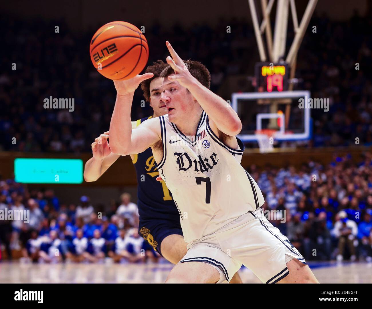 January 11, 2025: Duke forward Kon Knueppel (7) takes pass. NCAA ...