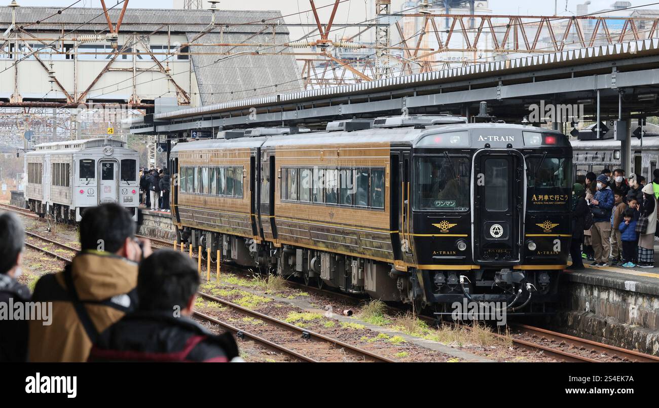 An event where tourist trains operating in southern Kyushu gather at JR ...