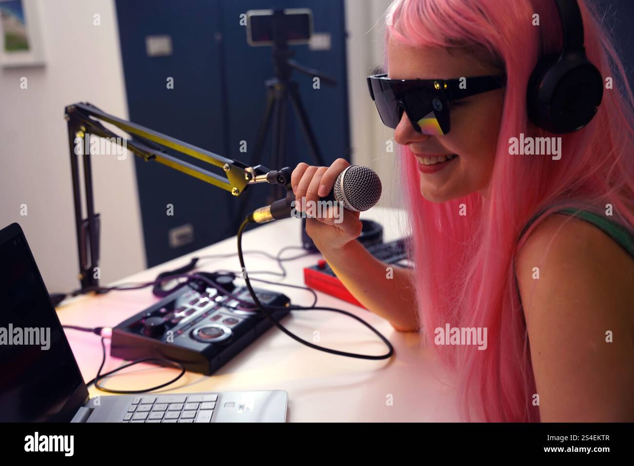 Beautiful young singer and musician broadcast from her home studio ...