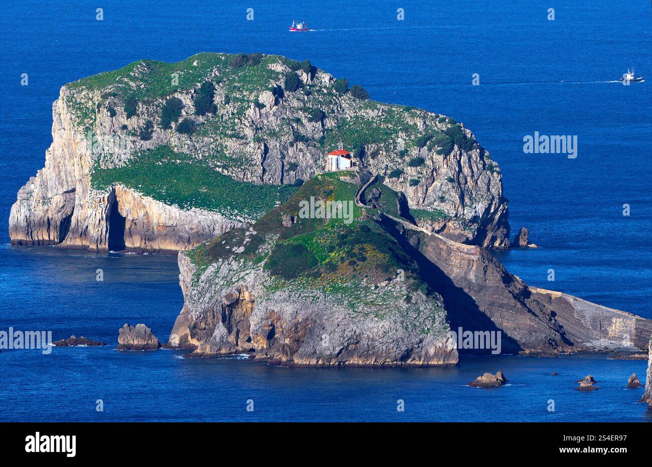 Visiting Gaztelugatxe - an islet on the coast of the Bay of Biscay ...