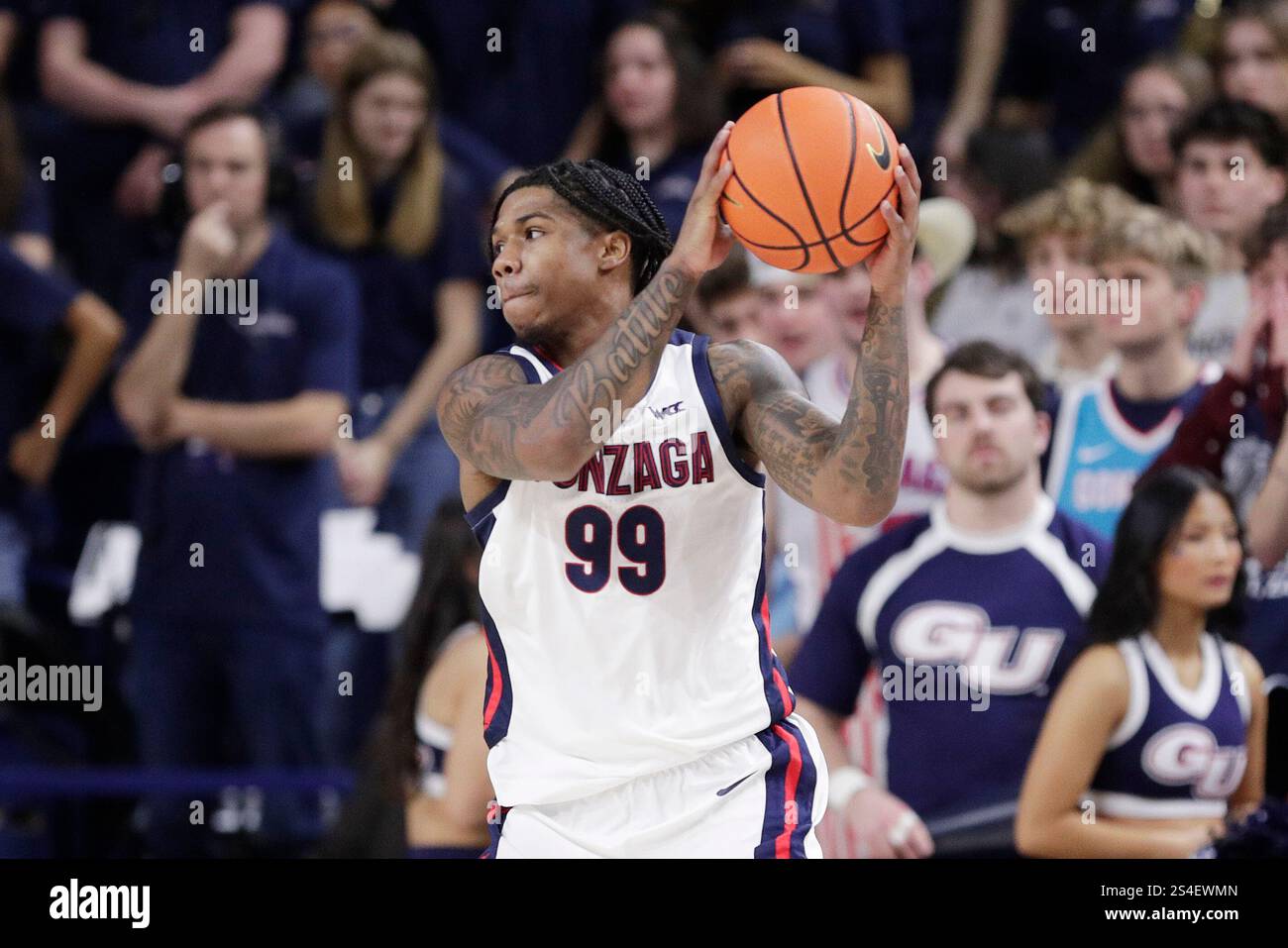 Gonzaga guard Khalif Battle (99) controls the ball during the first ...