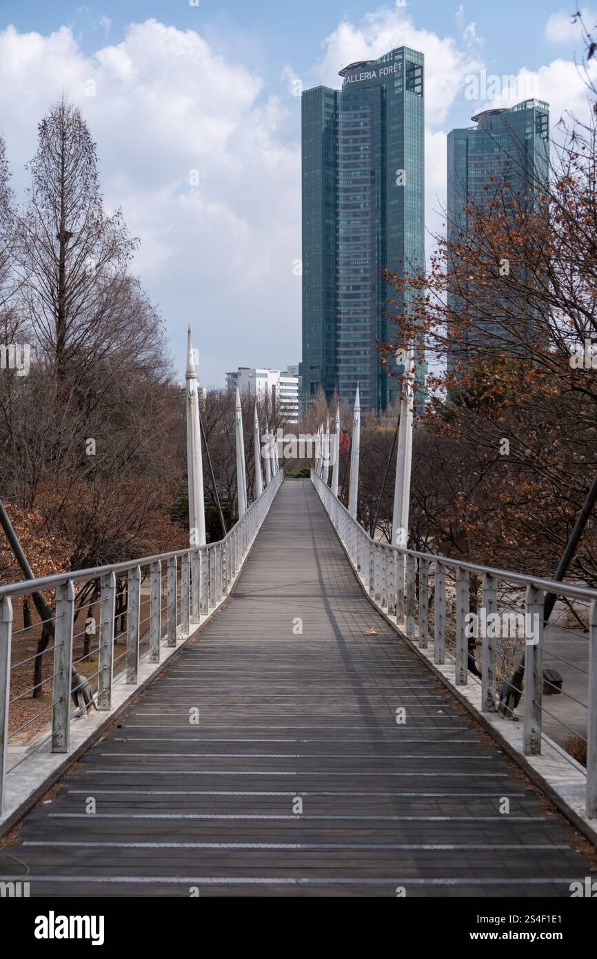 Seoul, South Korea - 20 March 2024: Seoul Forest Pedestrian Bridge with ...