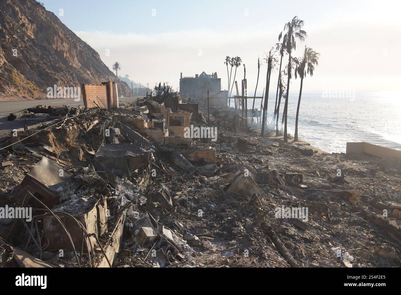 Malibu, United States. 11th Jan, 2025. Houses in Malibu are destroyed ...