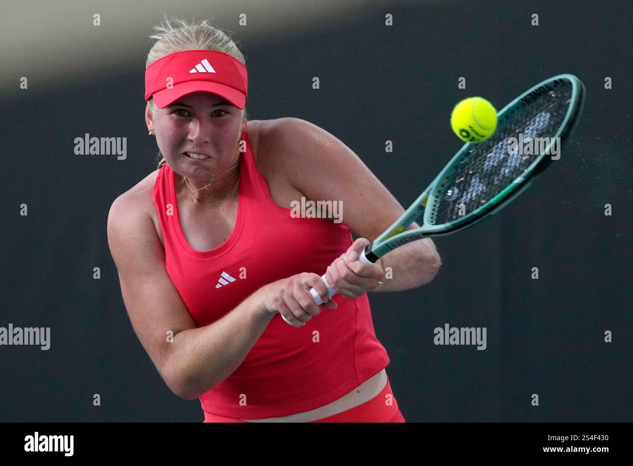 Clara Tauson: The Rising Star of Women's Tennis!